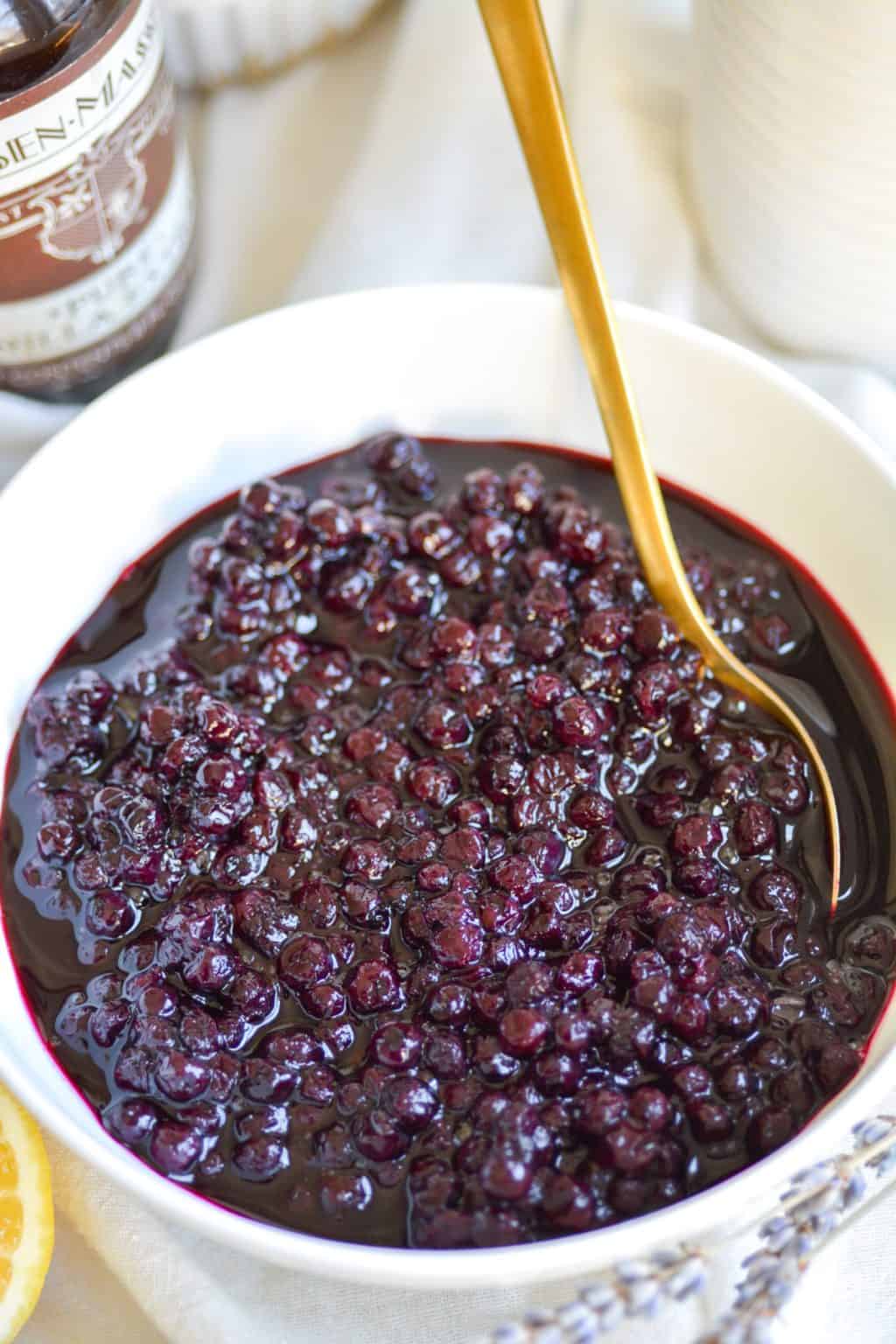 Easy Blueberry Compote Recipe (Ready in Under 30 Minutes!)- Earthly ...