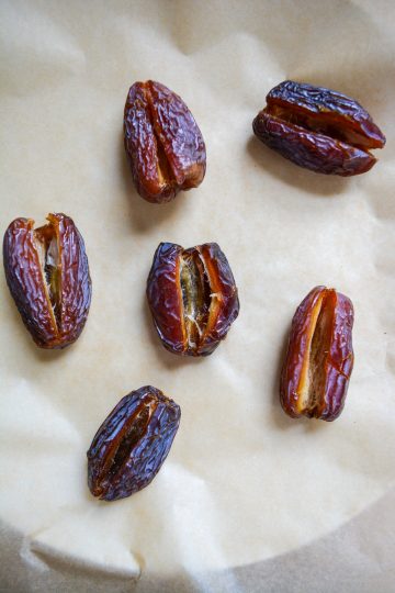 Chocolate Covered Dates with Peanut Butter (Homemade Snickers ...