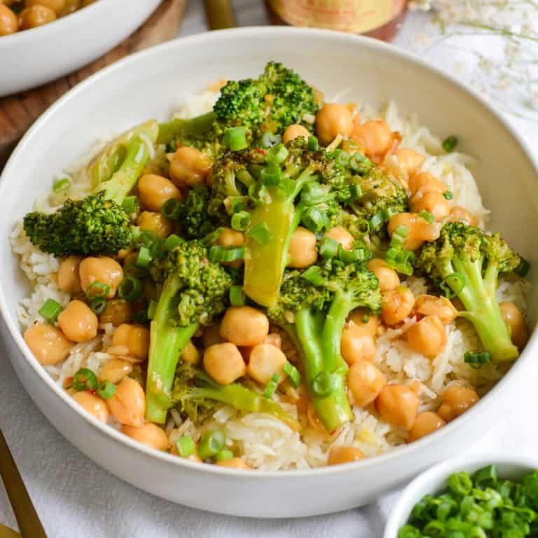 Vegan Chickpea Broccoli Stir Fry (20 Minute Recipe!) - Earthly Provisions